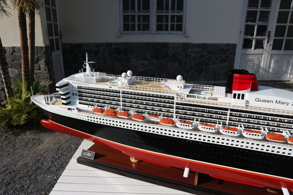 Queen Mary 2 Painted - GN - AU Premier ship Models