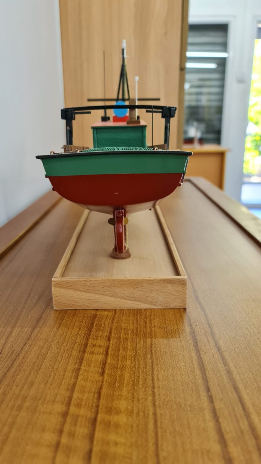Shrimp Trawler Model - PSM0018 - AU Premier ship Models