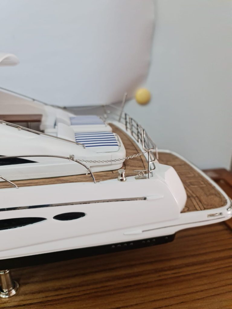 Princess V70 Model - PSM0034 - AU Premier ship Models