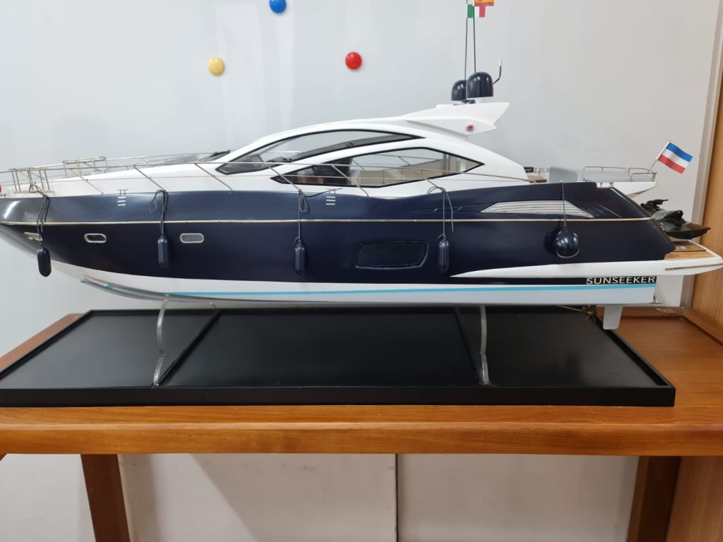Sunseeker Predator 64 Model Yacht - PSM0037 - AU Premier ship Models